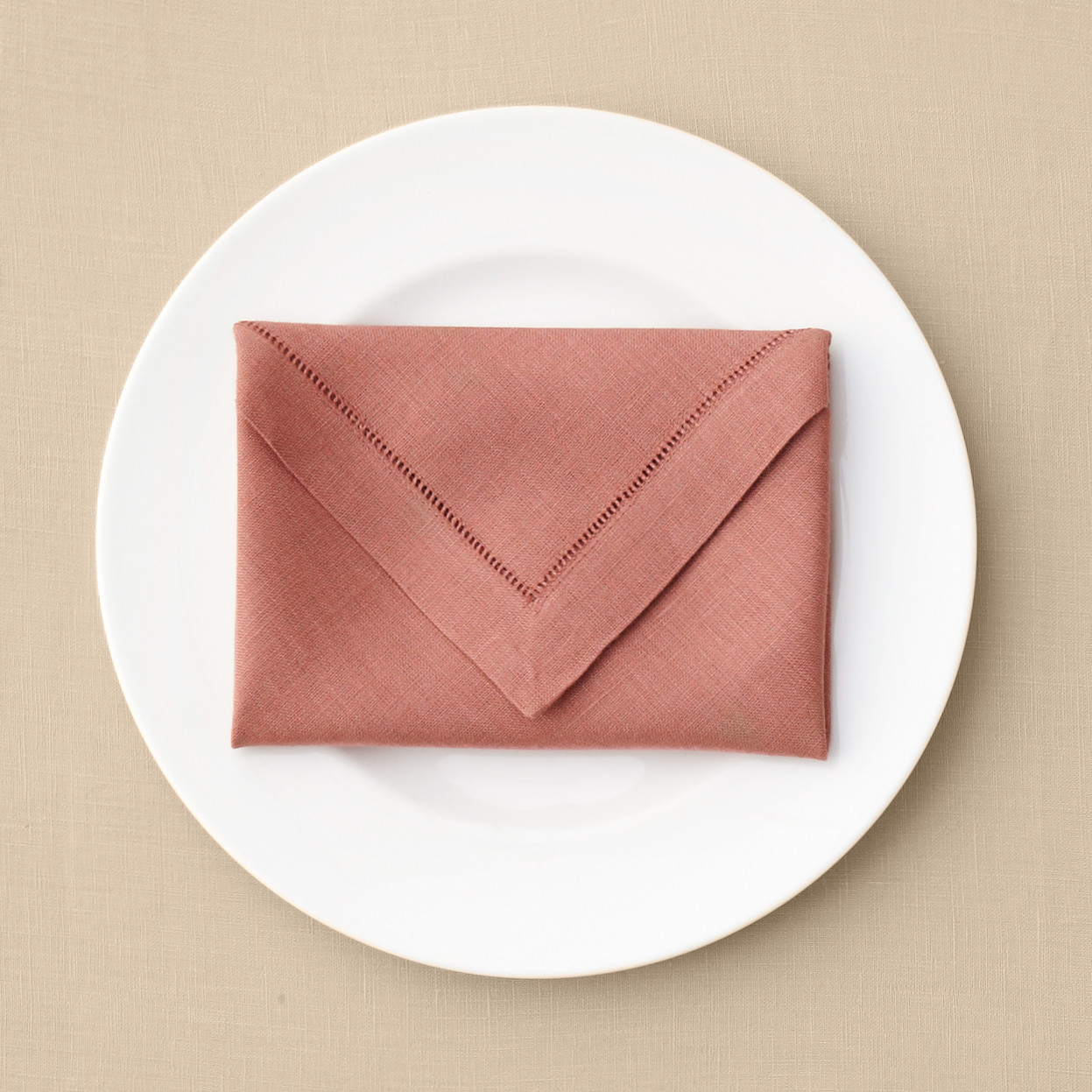 Envelope Napkin Fold Martha Stewart Weddings Envelope Napkin Fold Martha Stewart Weddings