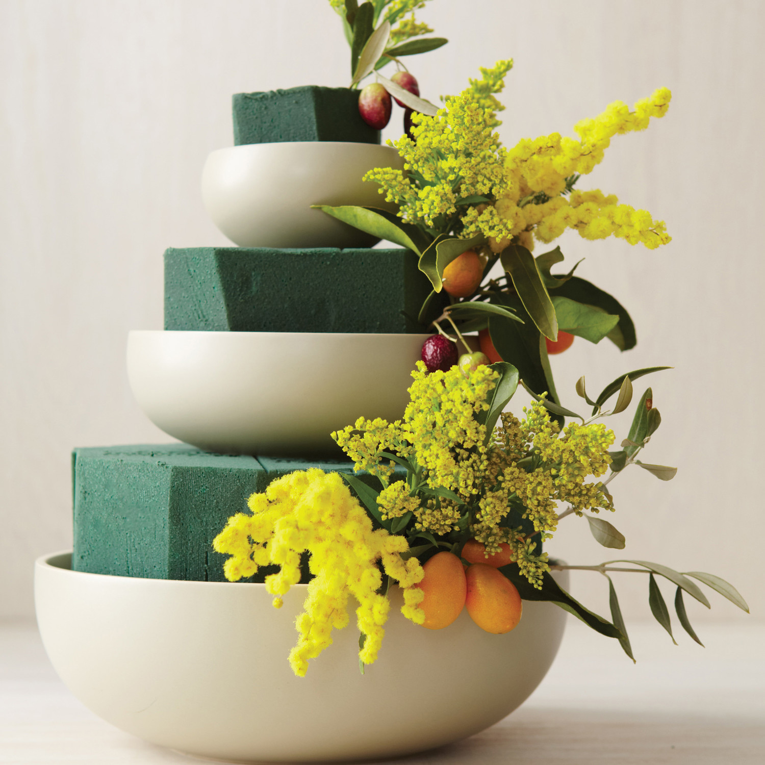 Tiered Bowl Wedding Centerpiece How-To | Martha Stewart Weddings Tiered Bowl Wedding Centerpiece How-To | Martha Stewart Weddings