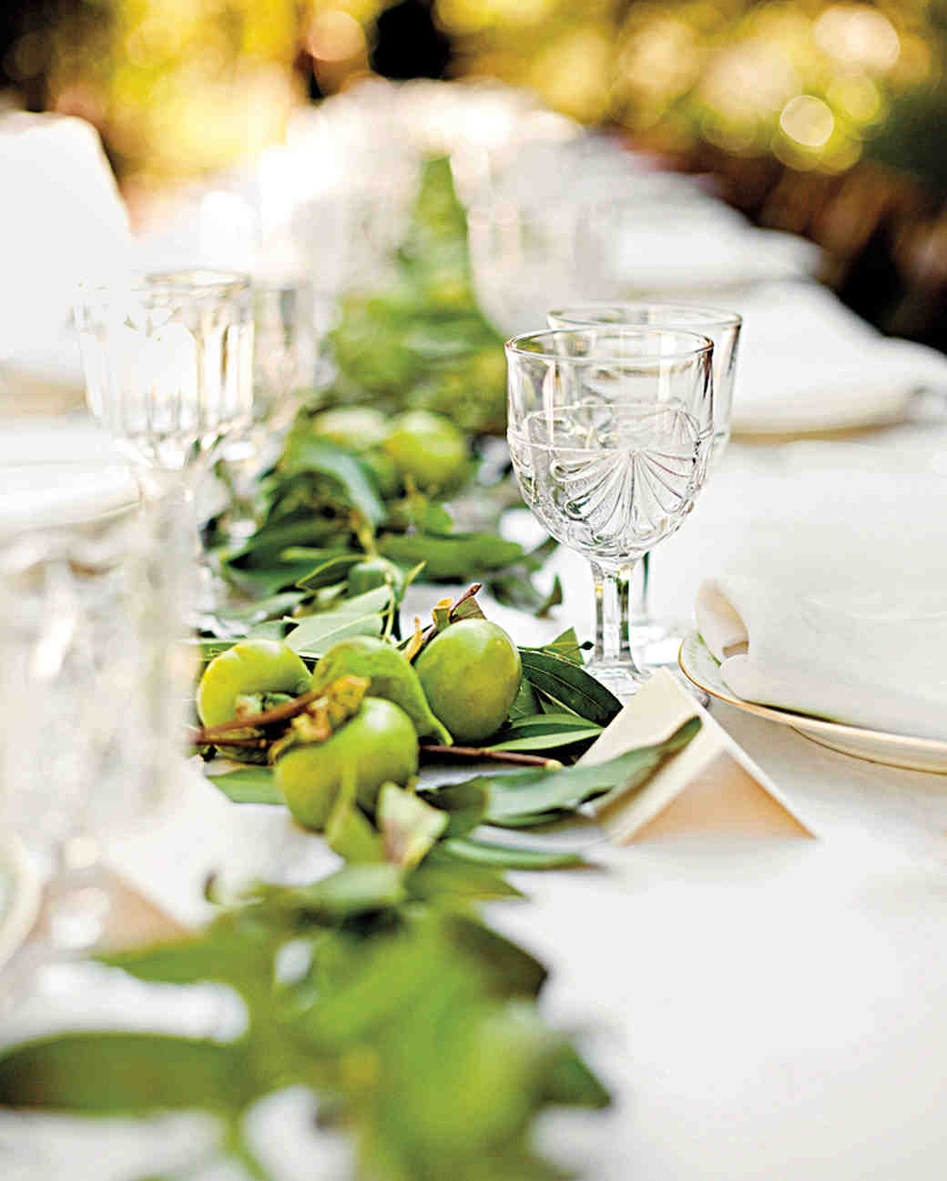 26 Wedding Centerpieces Bursting with Fruits and Vegetables | Martha ...